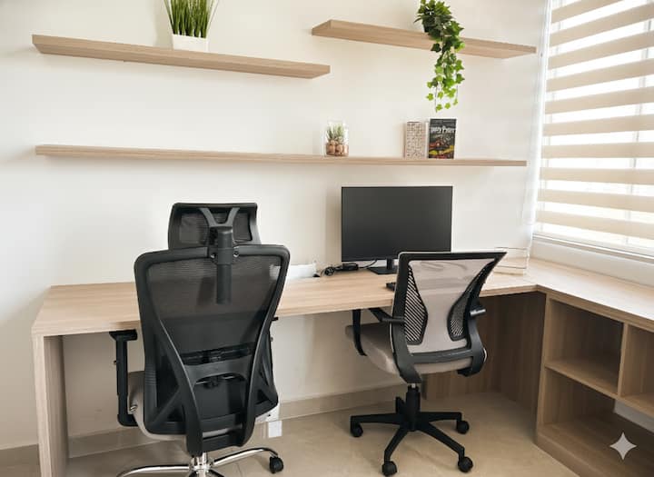 Work-ready Apt W/ Dual Desk & Fast 600mb Wifi! - Barranquilla