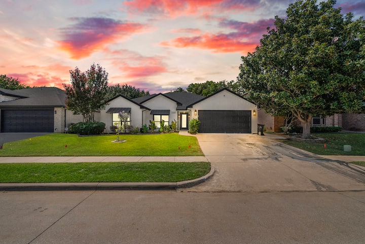 Luxury Leisure Lounge - Arlington, TX