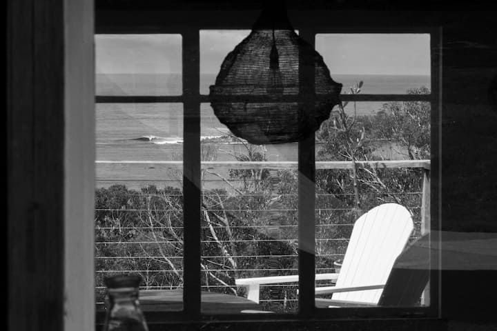 The Black Cockatoo - Eaglehawk Neck