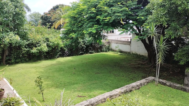 Jardín Con Parrilla Para Hacer Eventos O Rodajes. - Cuernavaca