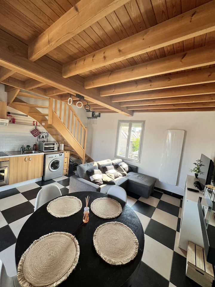Nid Douillet En Duplex, Atmosphère Chaleureuse - Stella Plage