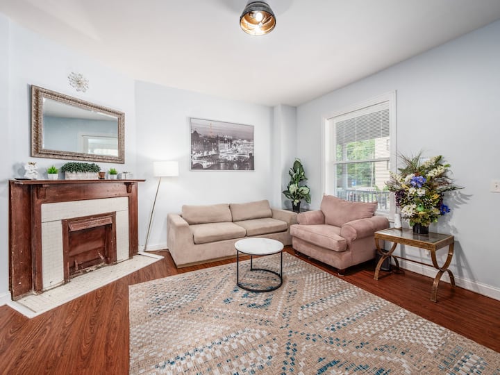 Stylish 4br 3bth Home W/ Game Room– Old Town East - Grove City, OH
