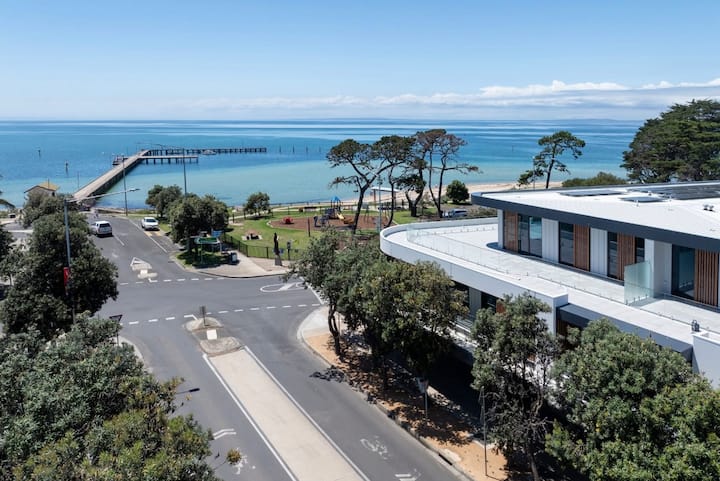 Absolute Luxury Waterfront Apartment 105 - Portarlington