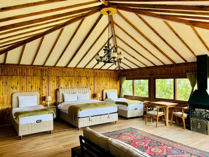 Authentic Family Room - Riva