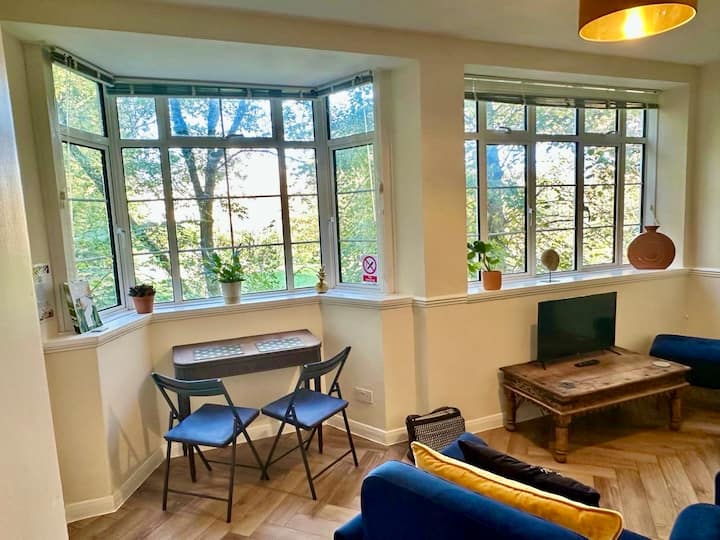 Royal Pavilion Garden Apartment + Parking! - Brighton