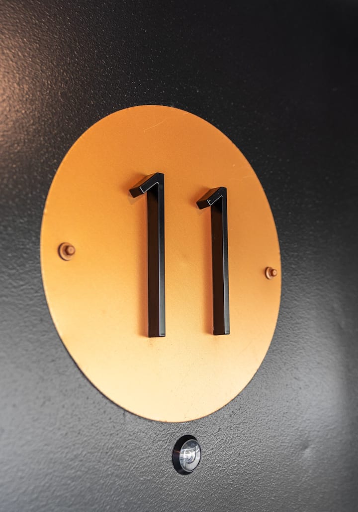 Lincoln Boutique Motel- Upper Deluxe King #11 - Ellicottville, NY