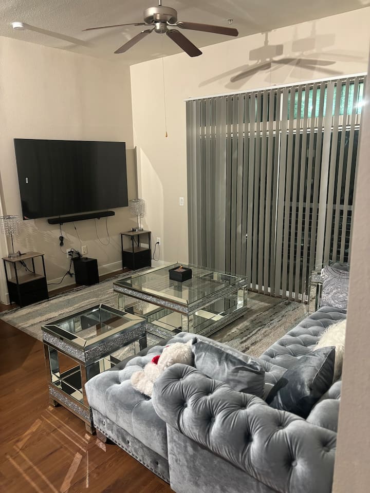 Elevated Comfort: 2br, 2ba Energy Corridor Area - Memorial - Houston