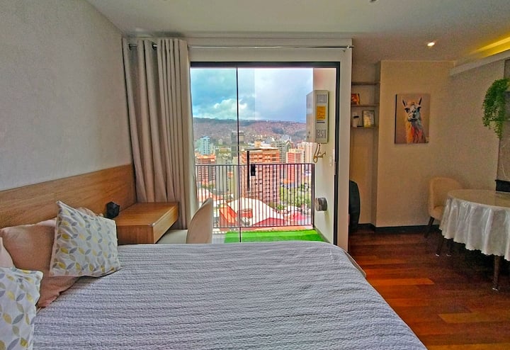 Balcony Views & Andean Charm / Artístic Studio - La Paz