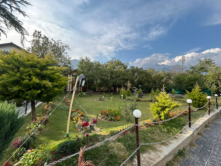 Stay With Aamir - Pahalgam