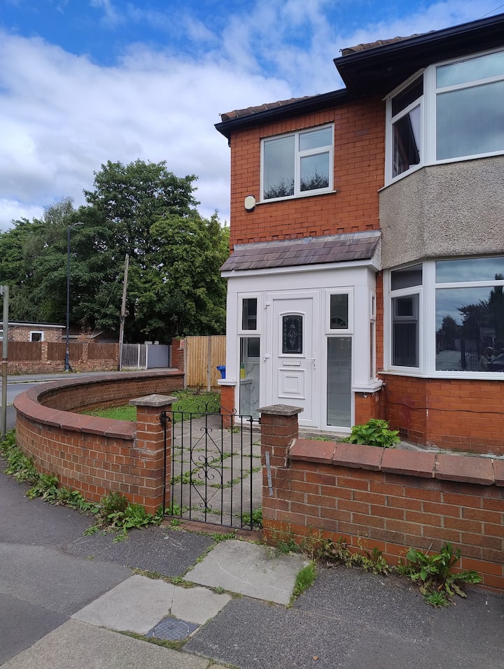 Mancunian Pride Villa - Manchester