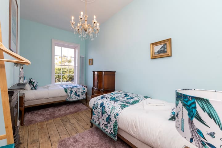Seaside 2br •Garden •Sleep 6 •Parking •Work/family - Arundel