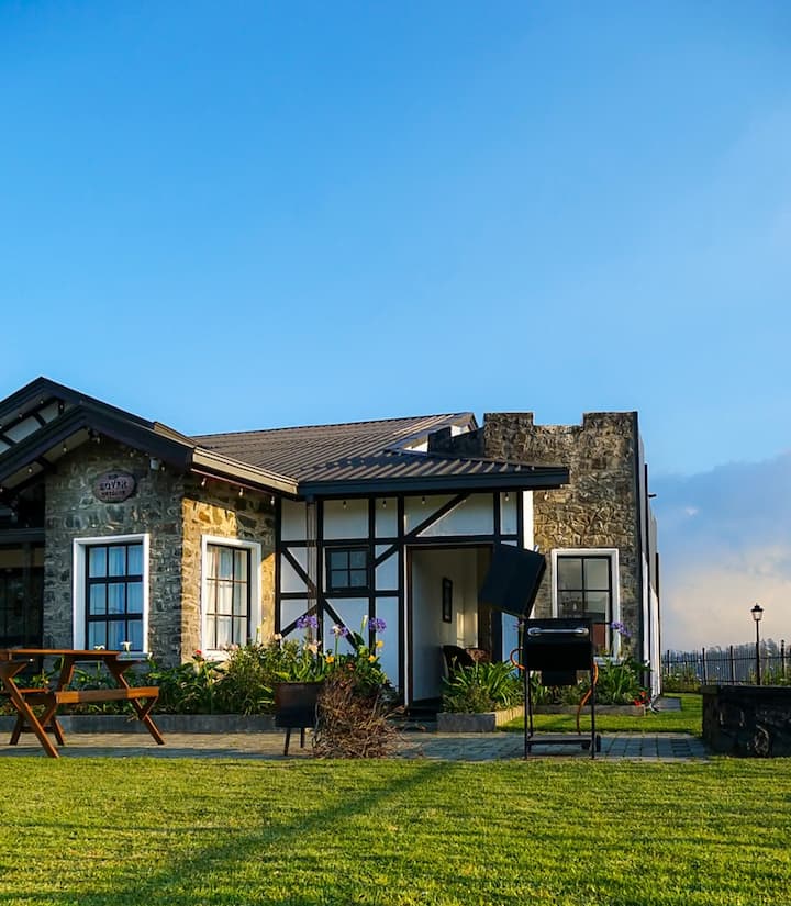 Secluded English Cottage: Panoramic Mountain Views - Nuwara Eliya