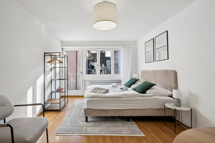 Smart Tv / City Centre / Wifi / Queen Bed - Cr 25 - Zürich