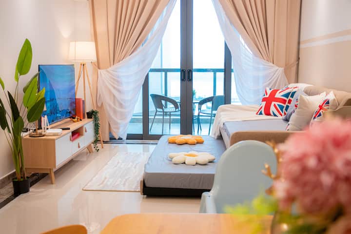 R&f Mall Seaview 5min Walk To Ciq 10pax 2 Bedsuite - Woodlands
