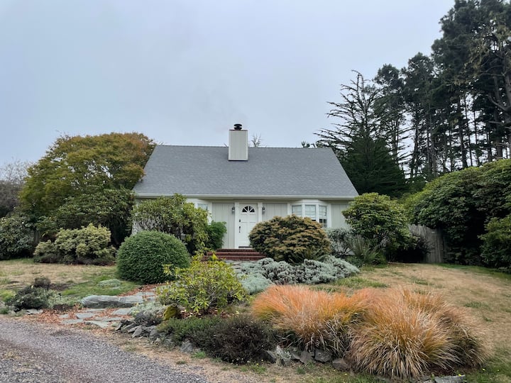 Sea Star Cottage,  Home With Outdoor Sauna, - Mendocino, CA
