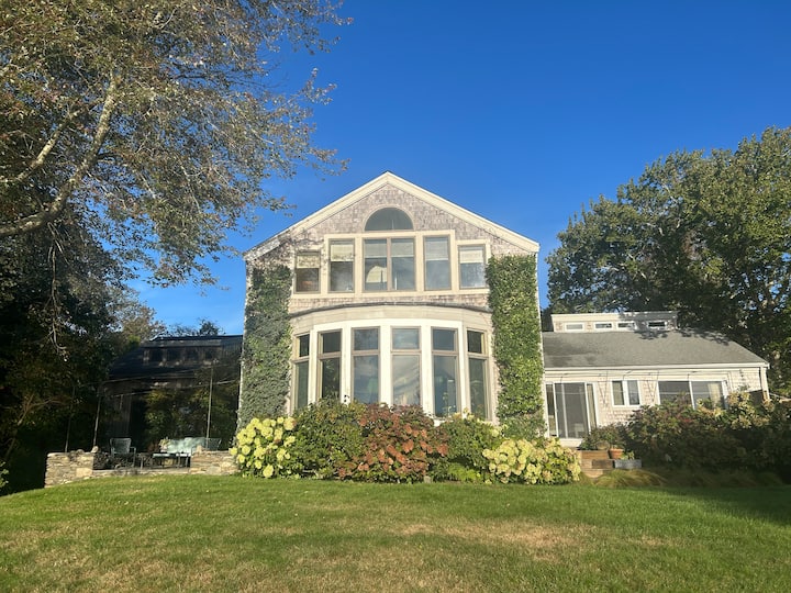 Ocean Front Family Friendly Home - ジェームスタウン, RI