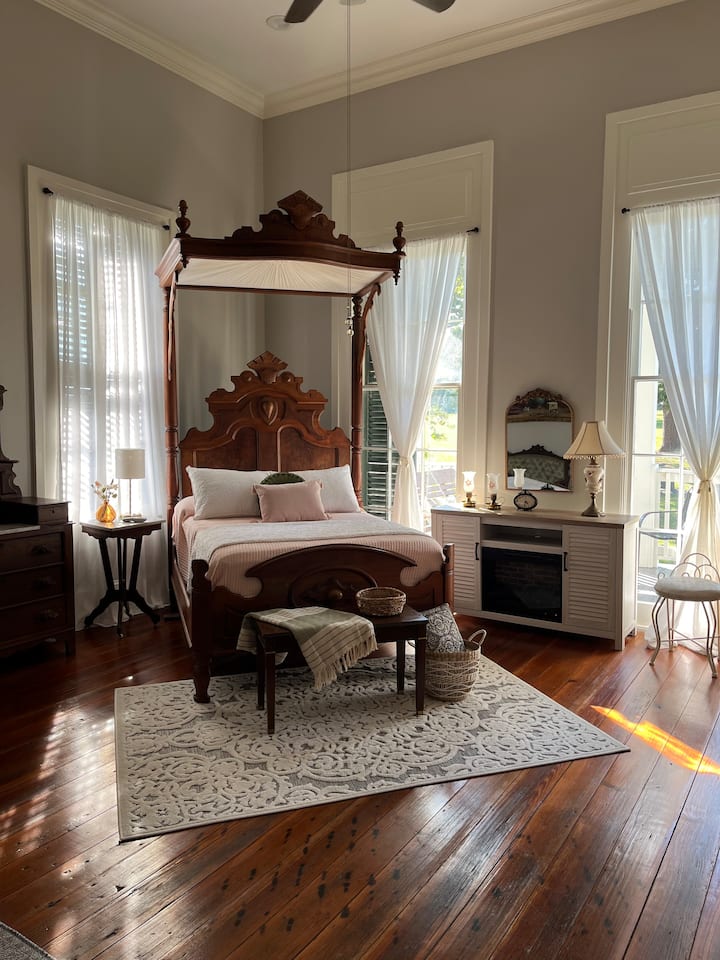 Jack & Jill Bedroom Suite In Natchitoches - Natchitoches, LA