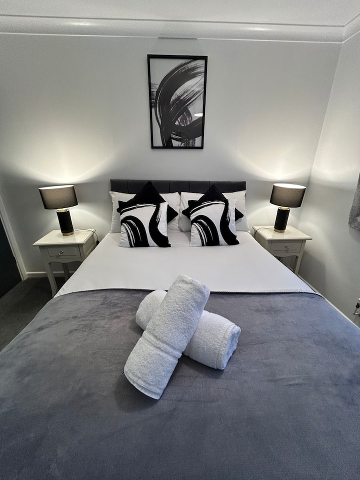 Dovefield House - Modern 3 Bed Home In Uttoxeter - Uttoxeter