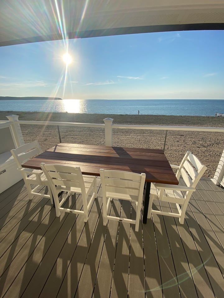 Beachfront Montauk Condo - モントーク, NY