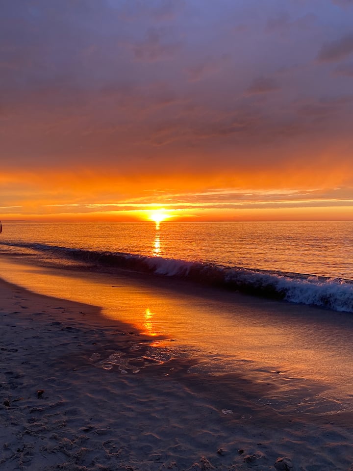Beachfront Montauk Condo - Montauk, NY