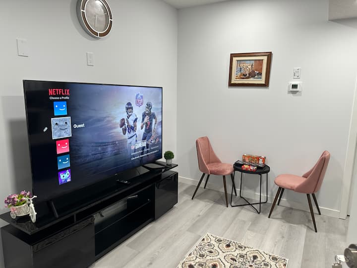 Muaysh Cozy Family Suite - Londonderry Mall - Edmonton