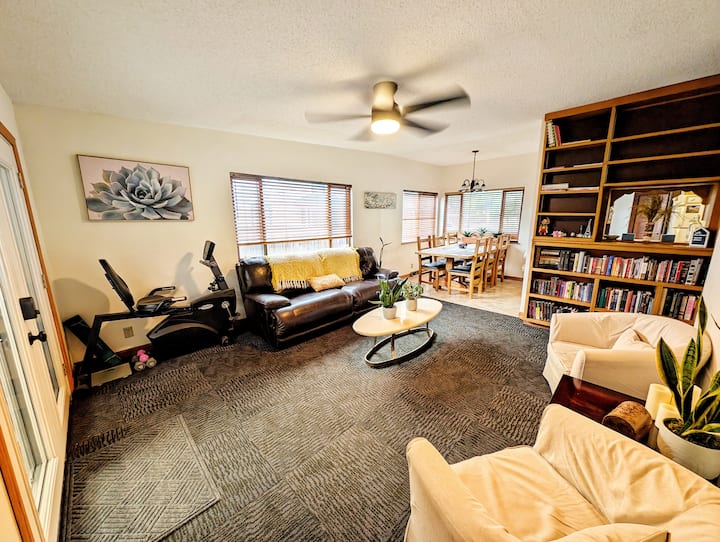 Two Room Treat On Main Street - Grand Junction, CO