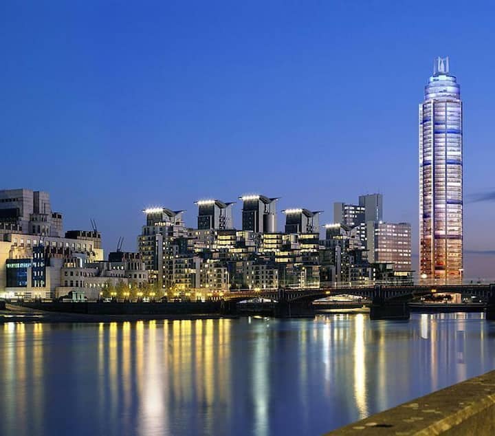 Zone 1 Riverside Modern 2 Beds Flat- Doorstep Tube - Londres