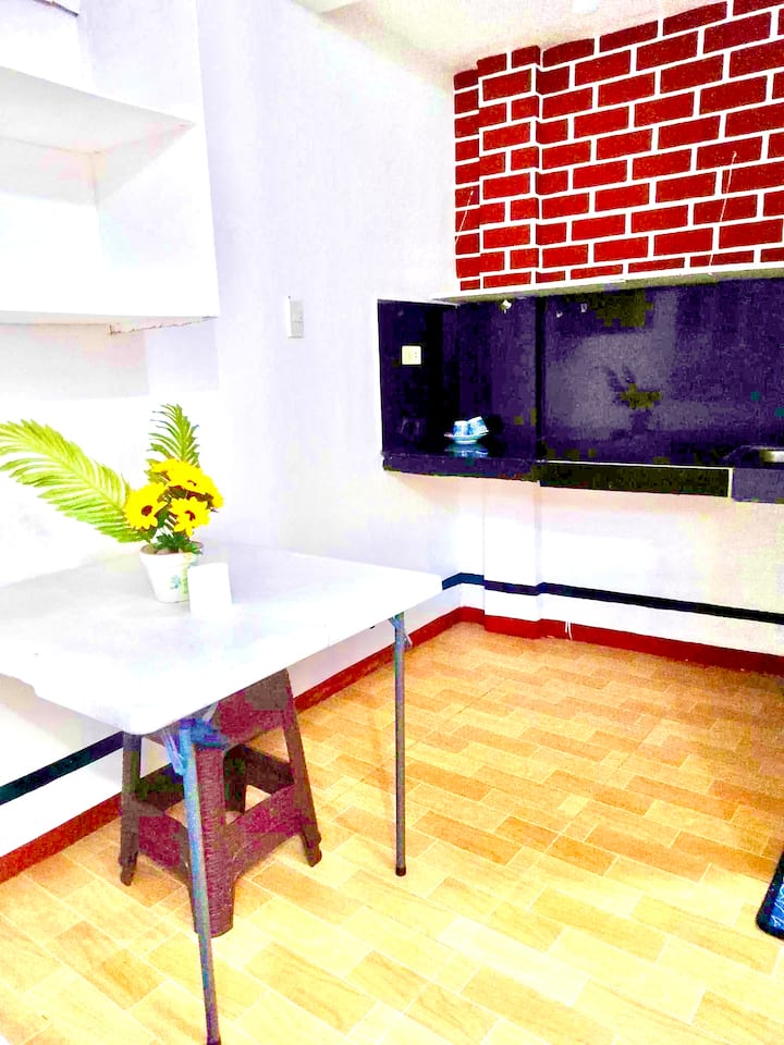 Deluxe Aircon Rooms With Breakfast | Double Bed - Tabaco City