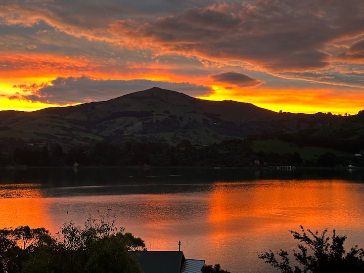 At The Head Of Akaroa Harbour - Duvauchelle