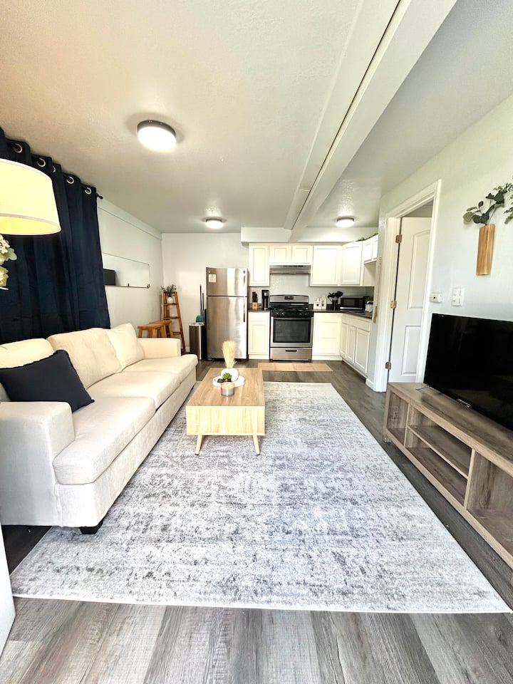 Quiet Neighborhood, Pet Friendly! - Maryville, MO