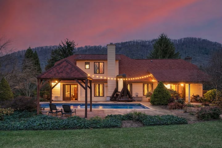 Mountain Villa | Views | Gameroom | Hot Tub | Pool - Asheville, NC