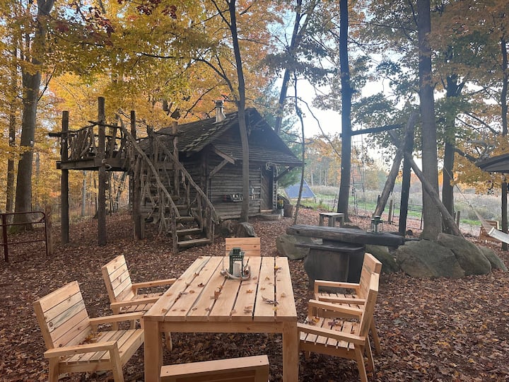 Whitetail Cabin  
*Private Forest Spa* - Ontario