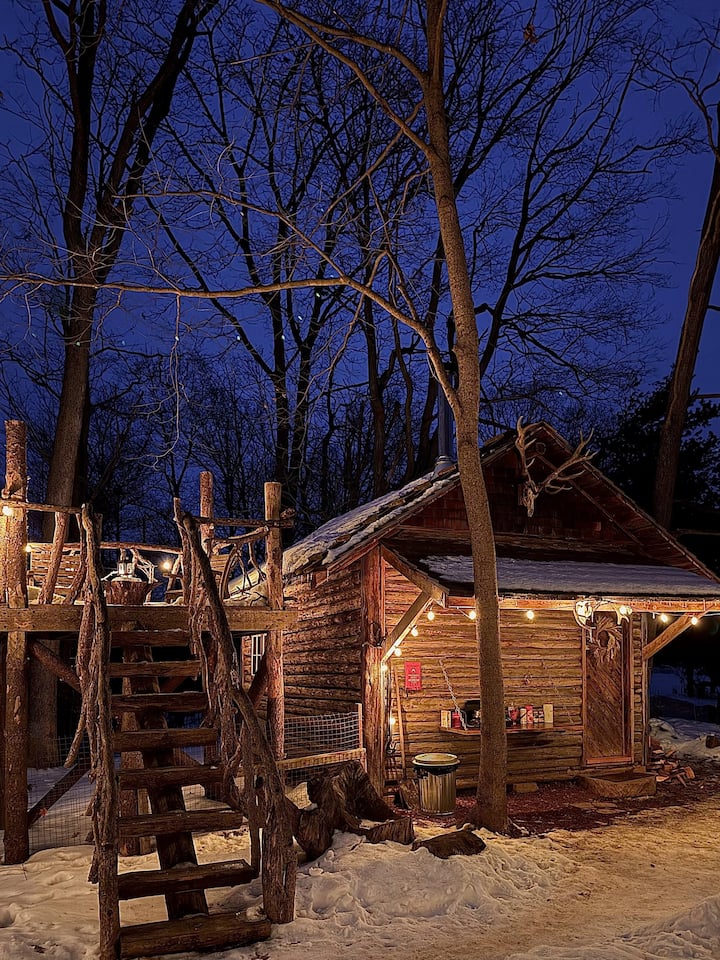 Whitetail Cabin  
*Private Forest Spa* - Ontario