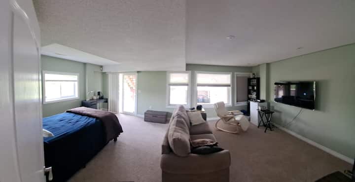 Spacious Sunny Bedroom - Peterborough