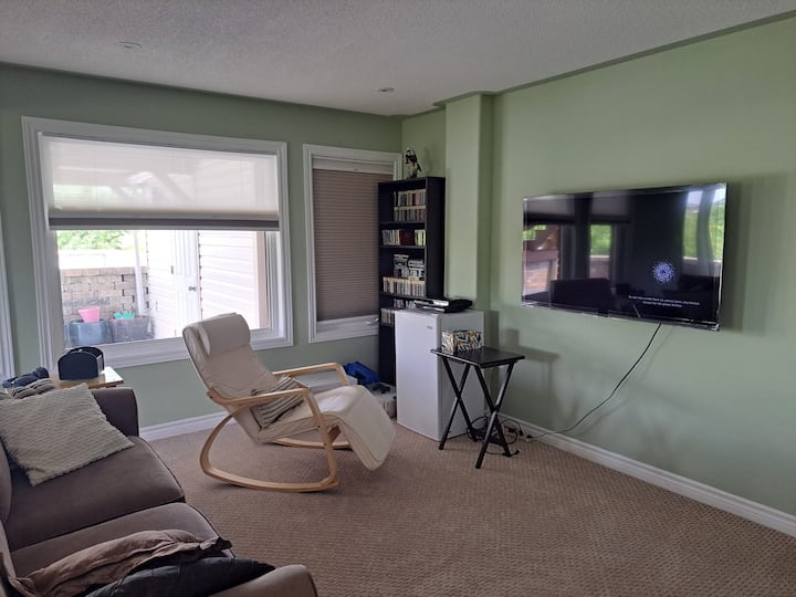 Spacious Sunny Bedroom - Peterborough