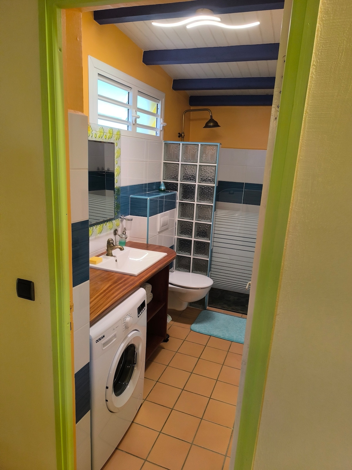 Amplio apartamento con vistas al mar. - Airbnb