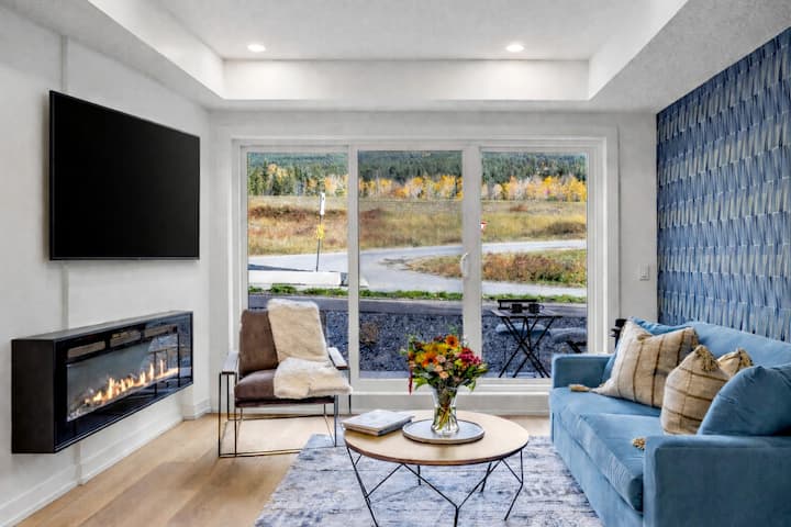Brand New 1br Canmore Retreat: Hot Tub, Sauna, Gym - Canmore