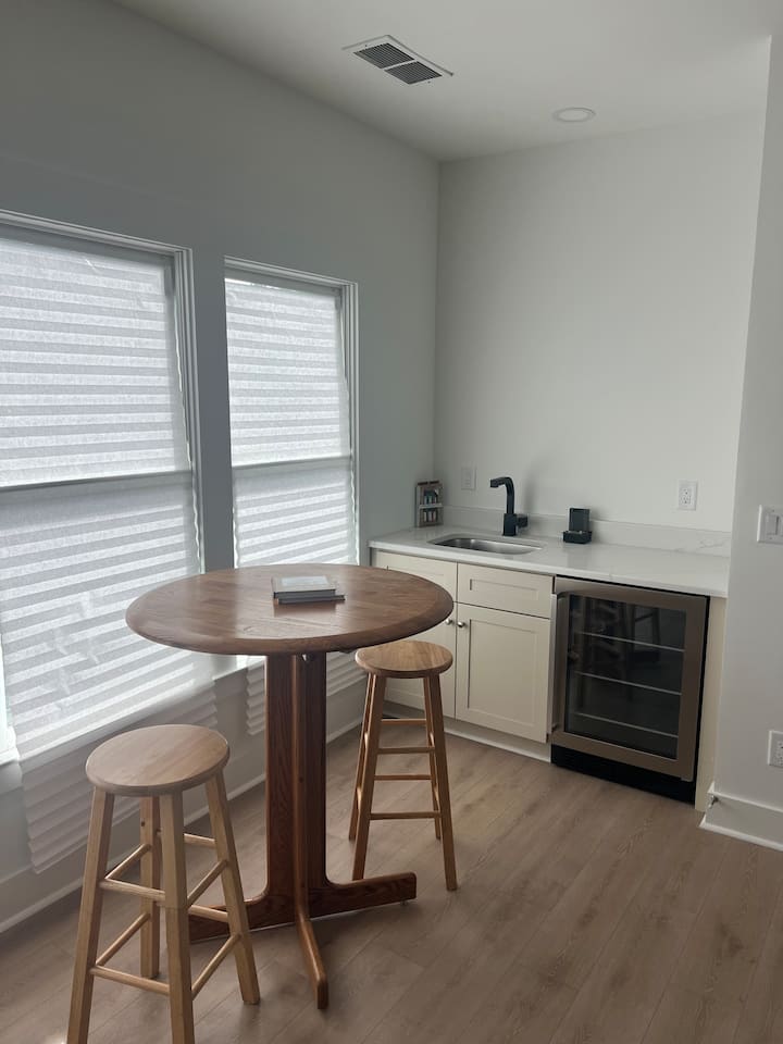 Canton Street Studio Apartment! - Alpharetta, GA