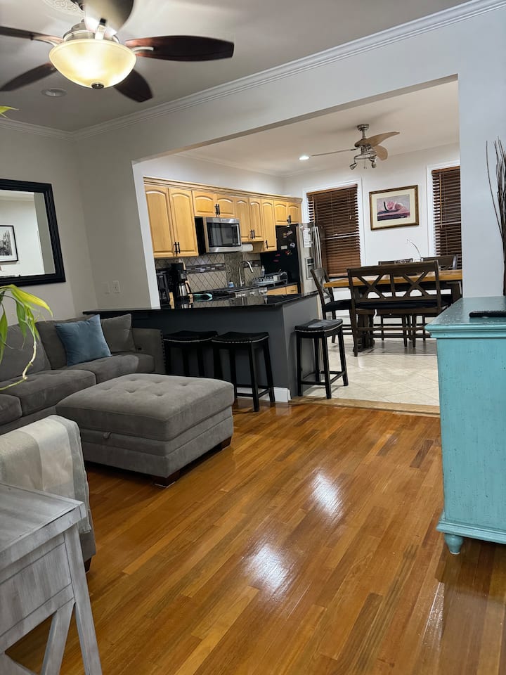 Luxurious 3-bedroom In The Heights, Jersey City - Jersey City, NJ