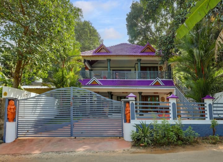 Lake Side Private Pool Villa 4 Bed 4 Bath - Kovalam