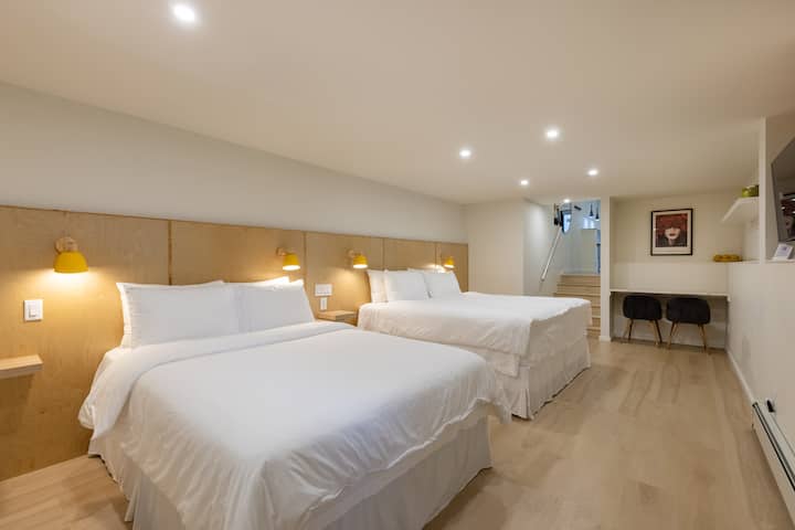 Modern King-size Guest Suite - New Westminster