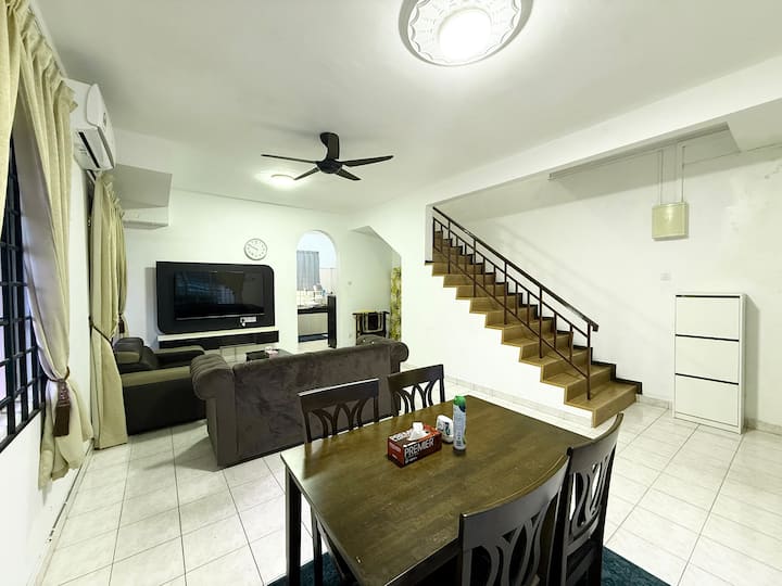Roselyn Villa @ Pasir Gudang 3br (Netflix | Bbq) - Punggol