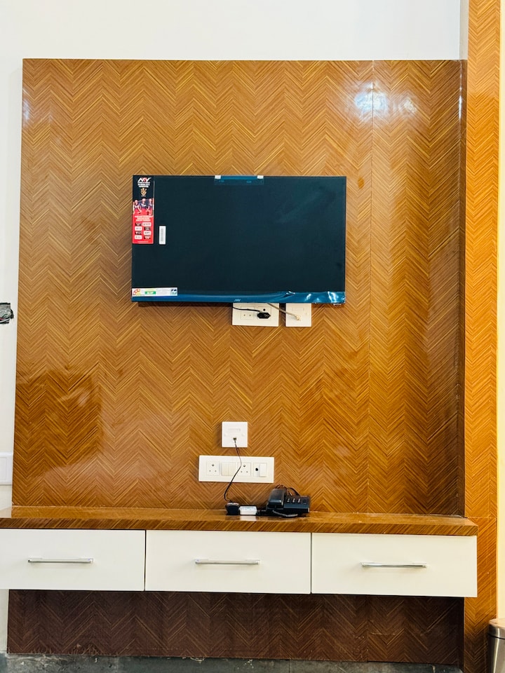 Indipendent Room With Shared Kitchen And Living - 烏代浦