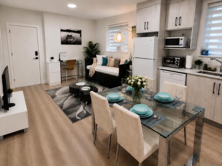 Modern 2br · 3 Beds · Sleeps 6 · Near Lec - 蘭里市