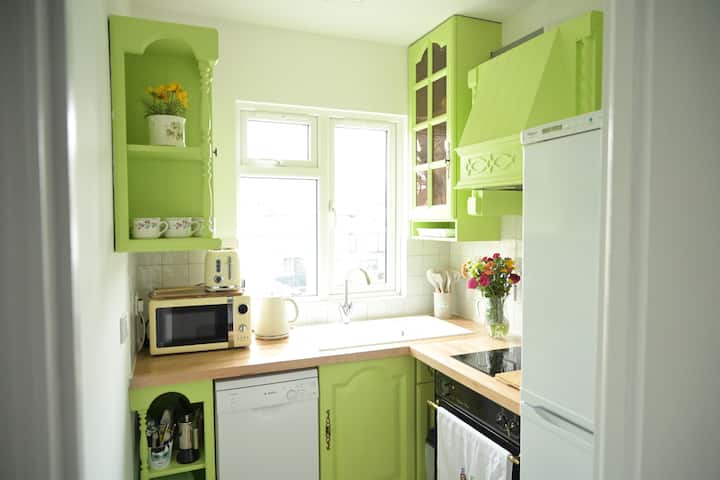 Private, 2 Bed Kitchen&bathroom In Shared Home - Chingford