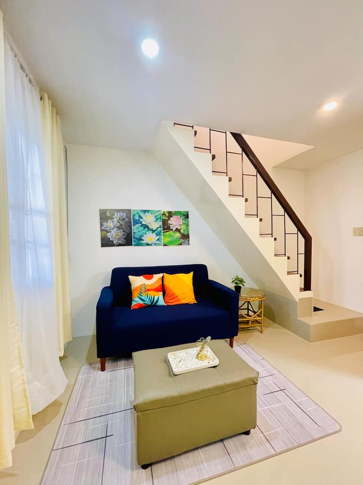 Modern Cozy Private Townhouse +Wifi Netflix Parkng - Cabanatuan