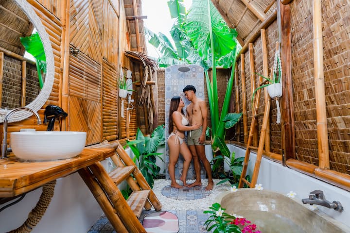 Tropical Bamboo A-frame With Outdoor Bathtub - Philippines