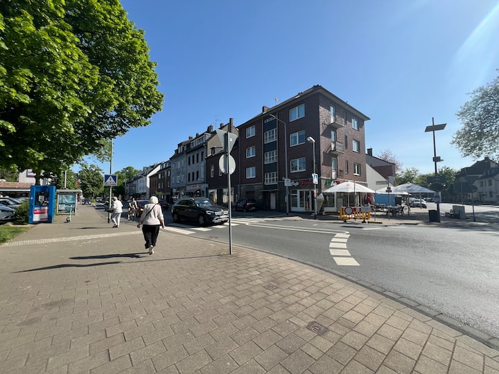Möbliertes Zimmer Zu Vermieten - Duisburg