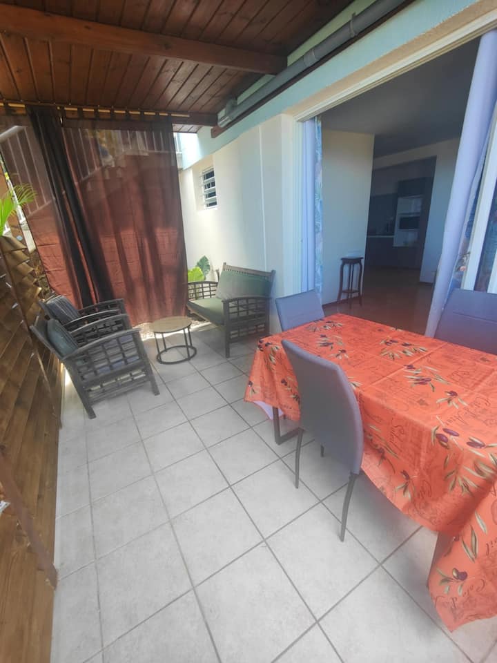 Charmant Appartement F2 De 60 M² Avec Terrasse ! - Saint-Leu