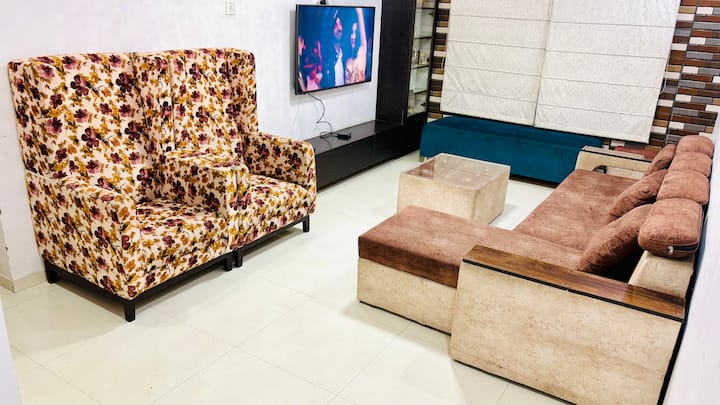 Hudson’s Nagpur Airbnb
Ac Room - Nagpur